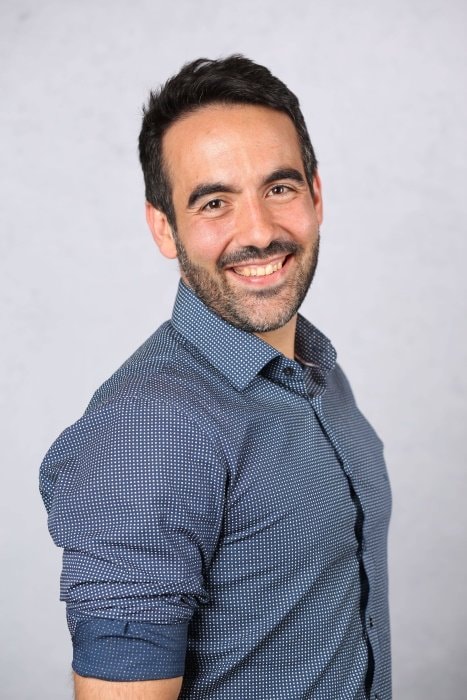 Carlos Márquez Arroyo, nuevo CMO de PcComponentes - Marrón y Blanco